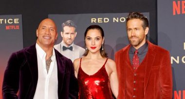 Netflix's Red Notice Will Get Two Sequels, All Three Lead Stars Set to ...