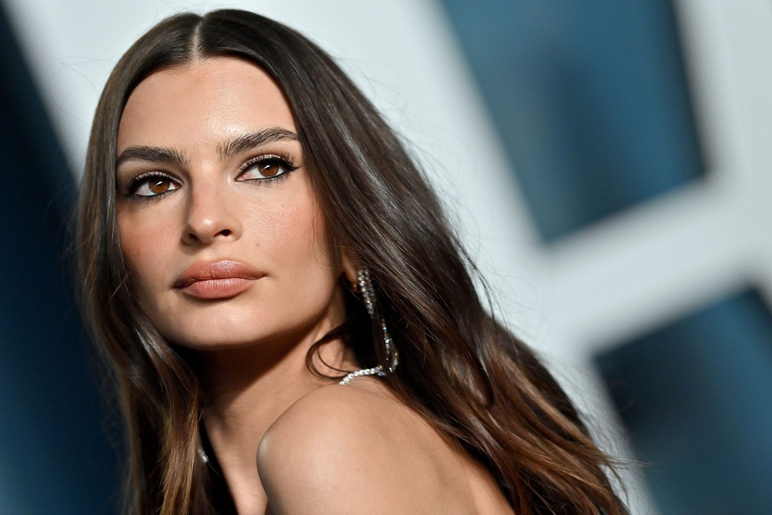 "What should you do when a situationship ends?": Emily Ratajkowski's ...