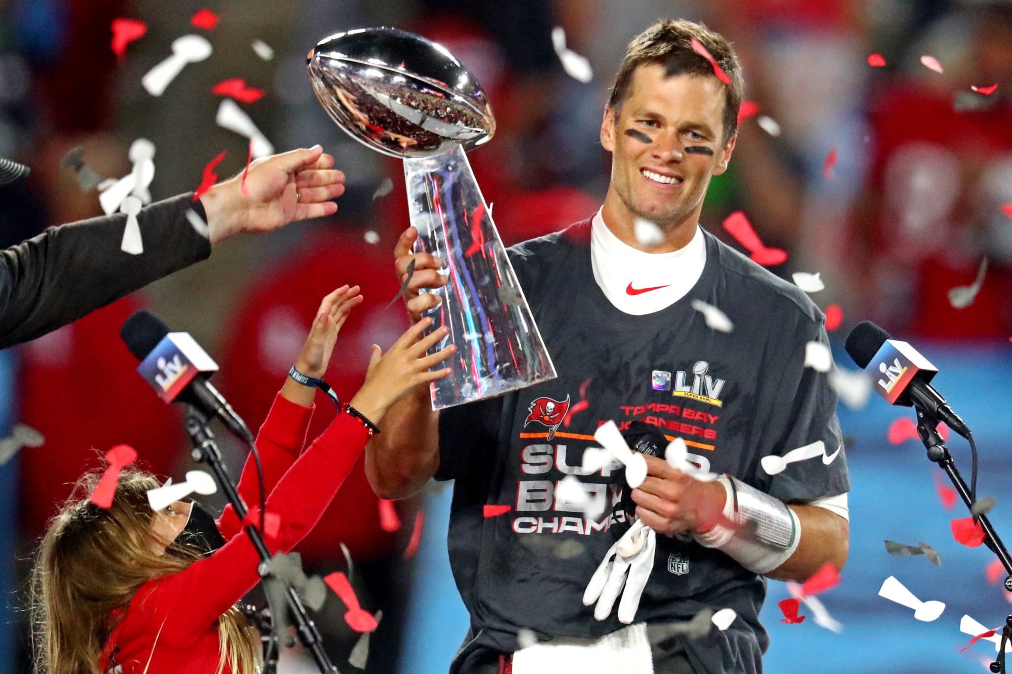 Tom Brady Loses Both His Wife Gisele Bündchen and NFL Career, Says He Does Not Have Regrets ...