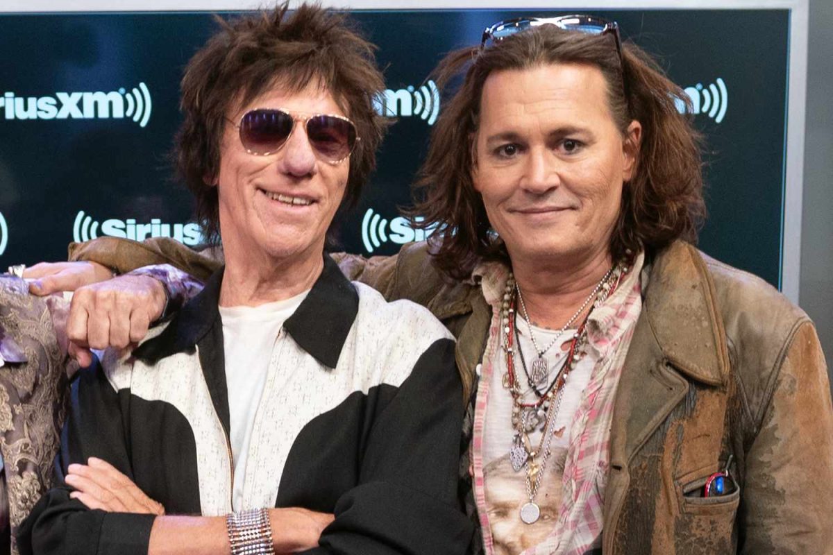 While Disney is Begging Johnny Depp To Return as Jack Sparrow, Depp is ...