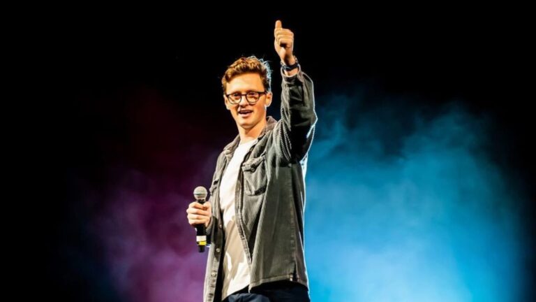 YouTuber Max Fosh Uses Genius Trick to Become World's Richest Man for 7 ...