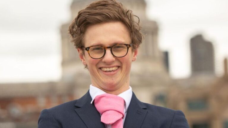 YouTuber Max Fosh Uses Genius Trick to Become World's Richest Man for 7 ...