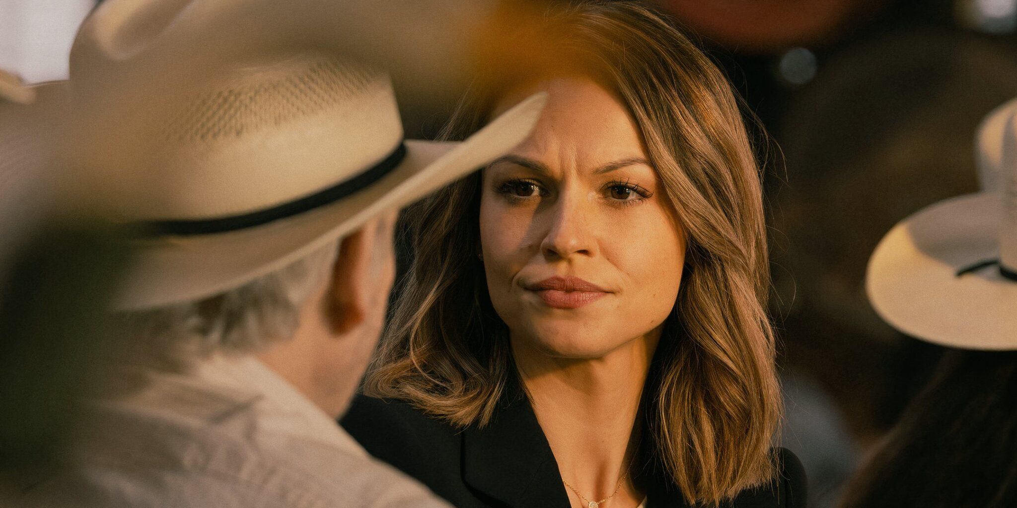 "There's definitely tension between them": 'Landman' Star Kayla Wallace ...